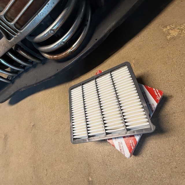 (1) TOYOTA OEM FACTORY AIR FILTER 1995-2004 TACOMA V6 17801-07020 USED ...