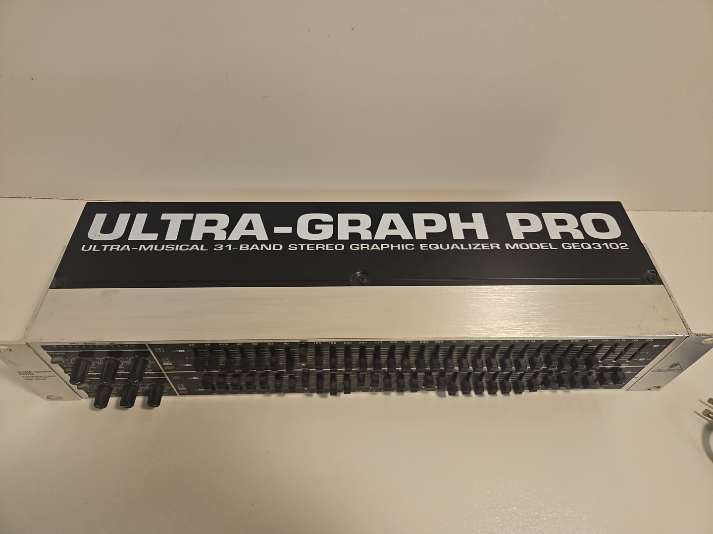 Behringer UltraGraph Pro GEQ3102 Ultra Musical 31-Band Stereo Graphic Equalizer | eBay