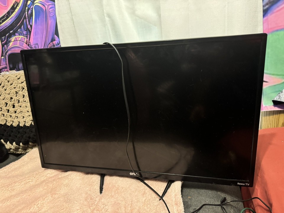 ROKU 32” CLASS SELECT SERIES HD SMART ROKU TV WITH VOICE REMOTE ...