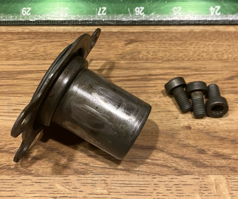 GENUINE VW 02J 02A 0A4 TRANSMISSION INPUT SHAFT SEAL GUIDE & BOLTS ...