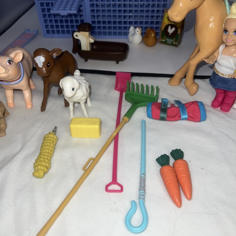 BARBIE FARM Barn PLAYSET Lot With Dolls, Chicken Coop, Animals ...