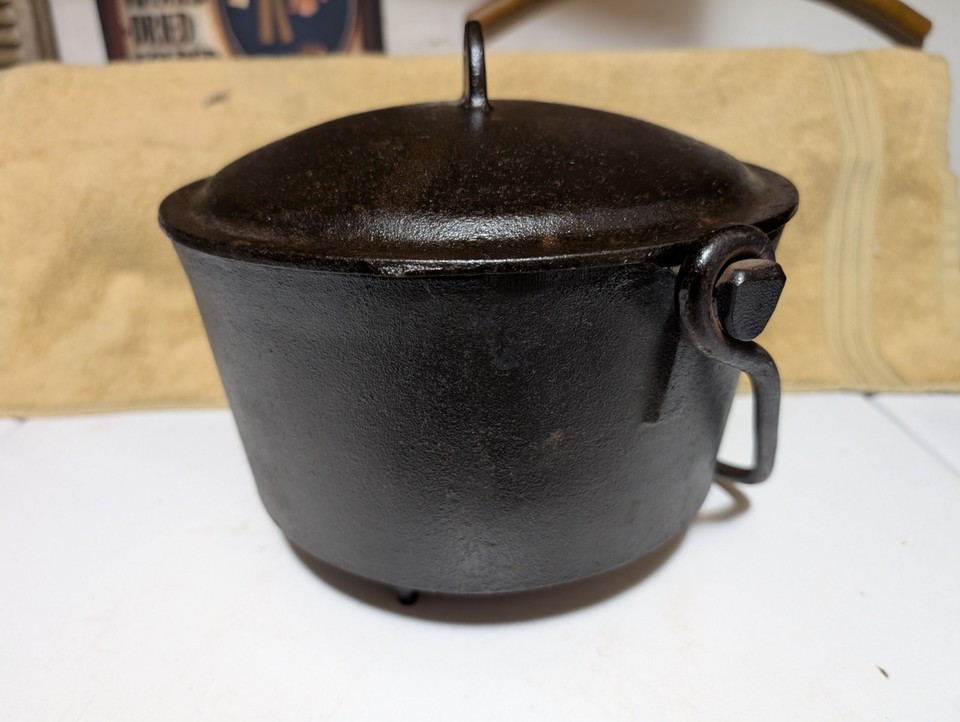 BSR Birmingham Stove & Range 3 Legged Cast Iron Caldron Bean Pot R.B ...