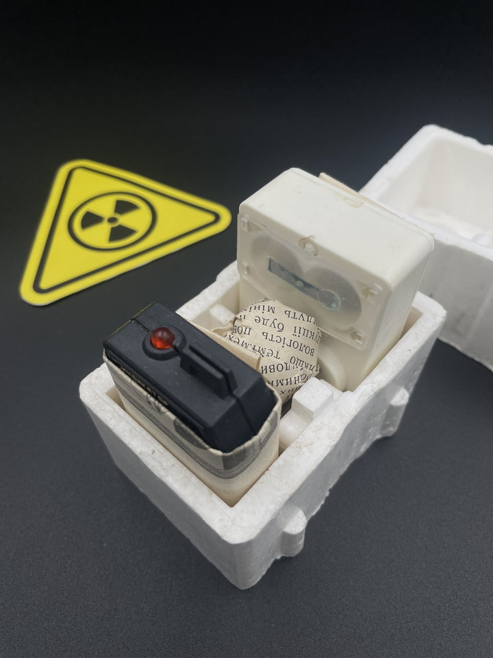 Radiation Detector Keychain BIRI-2 (1991) β γ Counter: SBM-10 Geiger ...
