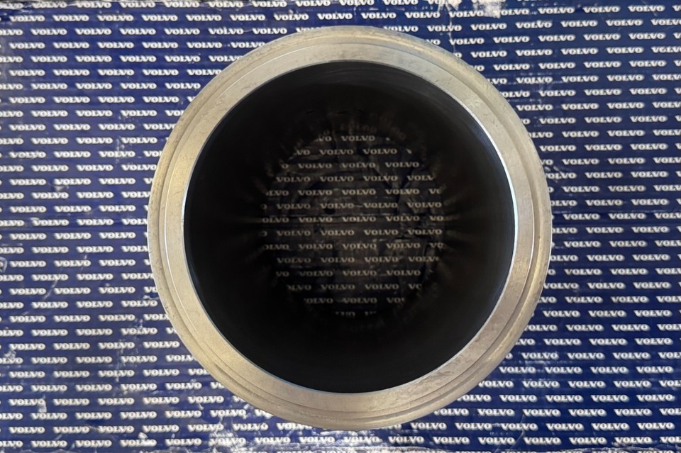 VOLVO D13 CYLINDER LINER 21334768 + o'rings 270950 OE Germany Made in ...