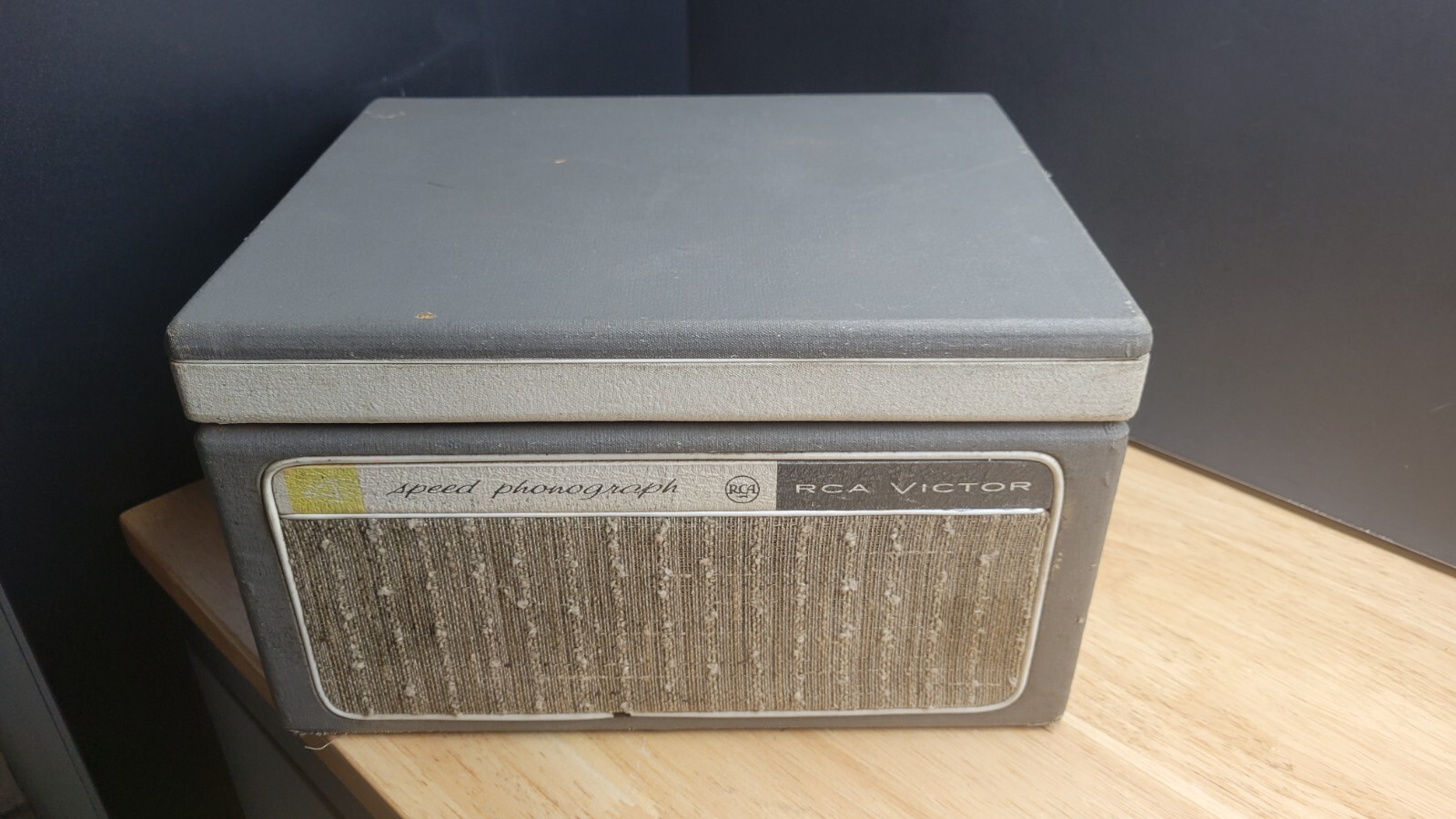 Vintage RCA Victor Phonograph Record Player 4 Speed Model 3VB21 ...