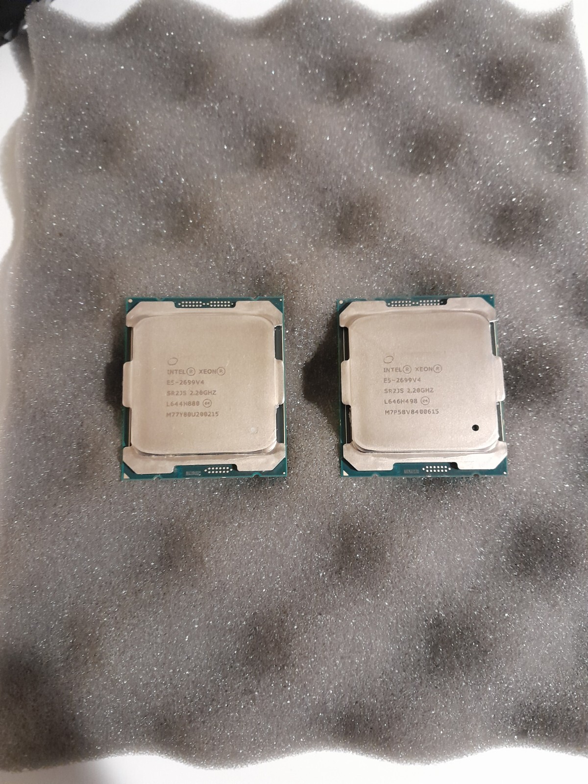TWO Intel Xeon E5-2699 V4 - 2.2 GHz 22-Core (SR2JS) Processors ...