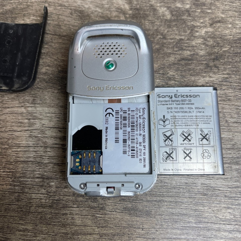 Sony Ericsson Walkman W300i Flip Cellular Phone Cingular Bluetooth ...