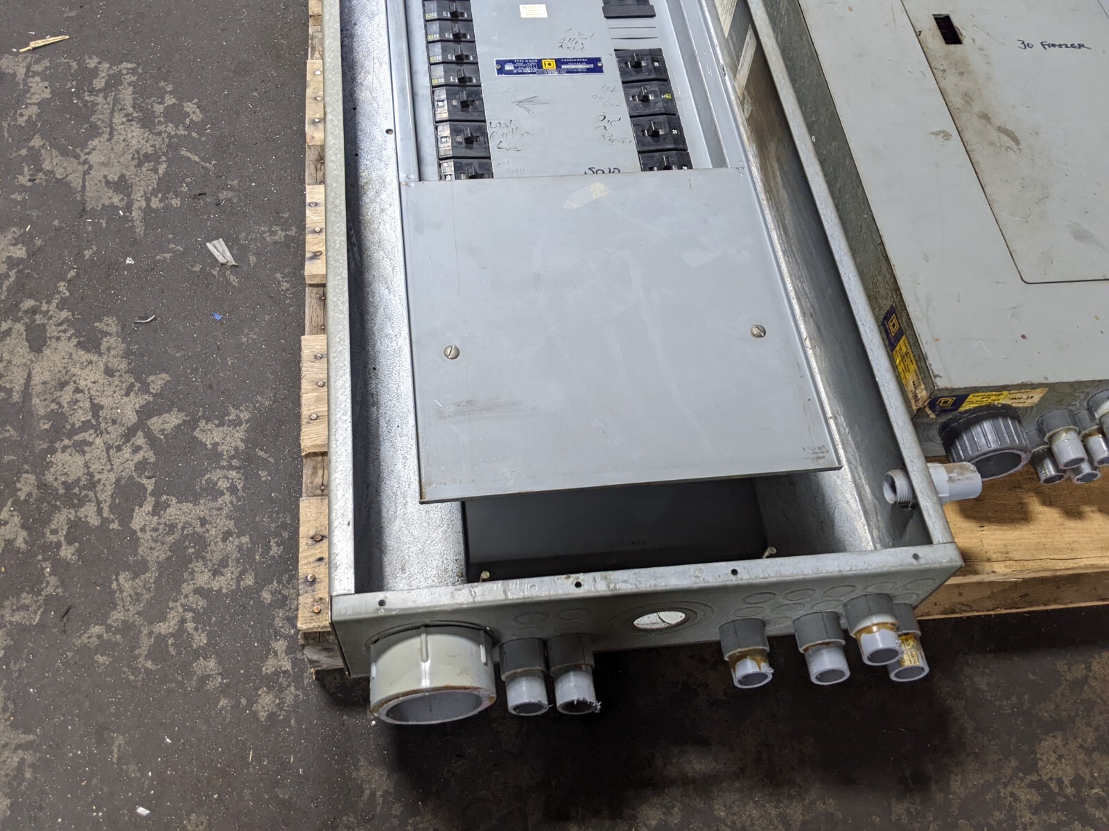 Square D NQOB Panelboard 400 AMP 120/208V 3 Phase 4W 42 Space Box MH53 ...