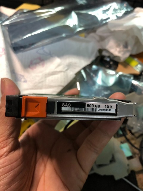 EMC VNX VNXE 2.5'' V4-2S15-600 600gb 15k SAS disk 005050936 005050935 ...