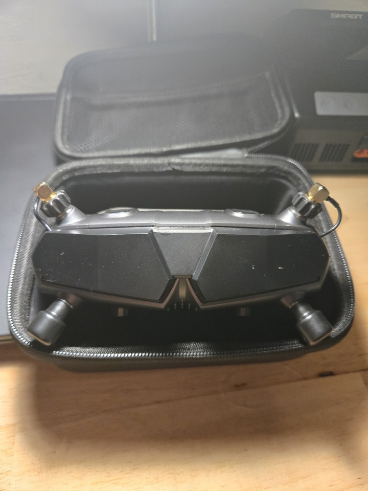 Walksnail Avatar Goggles X with patch antenna Radio master pocket elrs ...