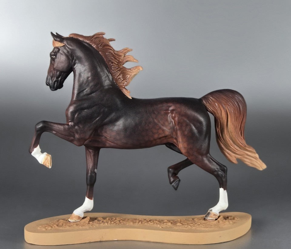 Venti Scale Artist Model Horse Resin Red Flag | eBay.de