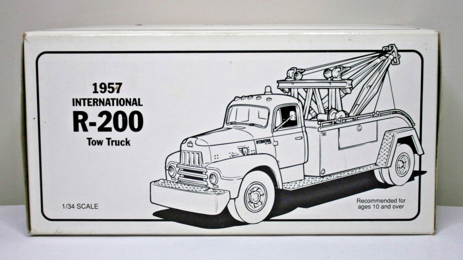 First Gear 1:34 1957 International R-200 Dart Towing Diecast Tow Truck ...