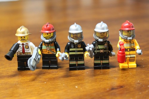 1x LEGO Minifig Minifigure Fireman Fire with accessories | eBay Australia