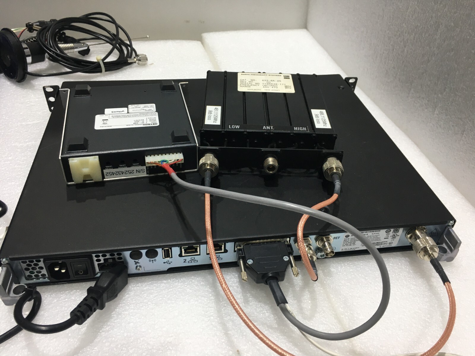 Motorola SLR5700 403-470 Mhz Motorola UHF Analog/ Digital 50 watt ...