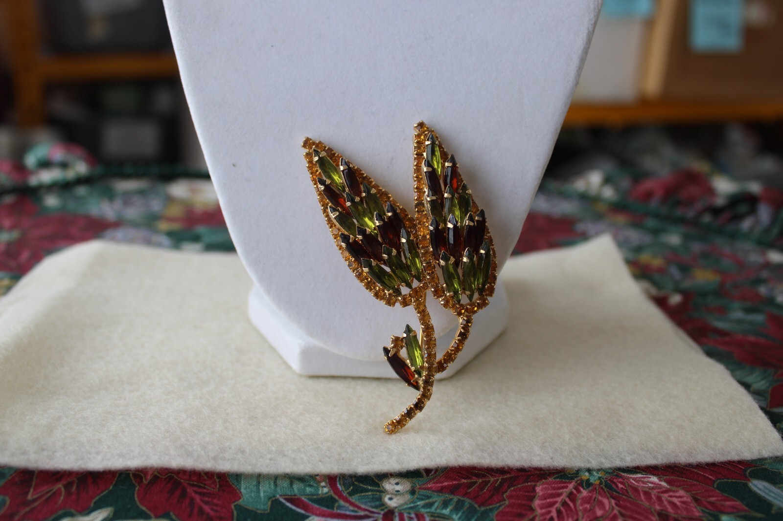 Double Leaf Design Marquise & Aurora Borealis Rhinest… - Gem