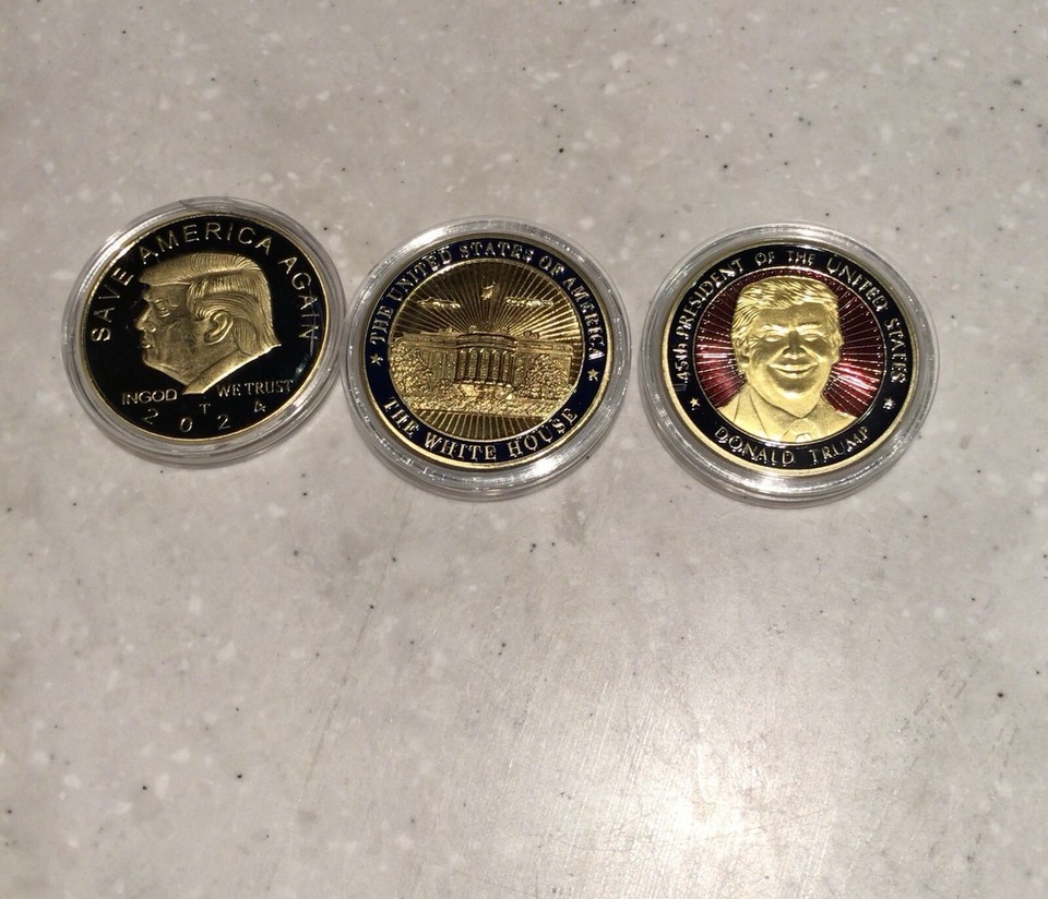 2017 TRUMP WHITE HOUSE CHRISTMAS CARD GOLD EAGLE GOP REPUBLICAN SIGNED ...