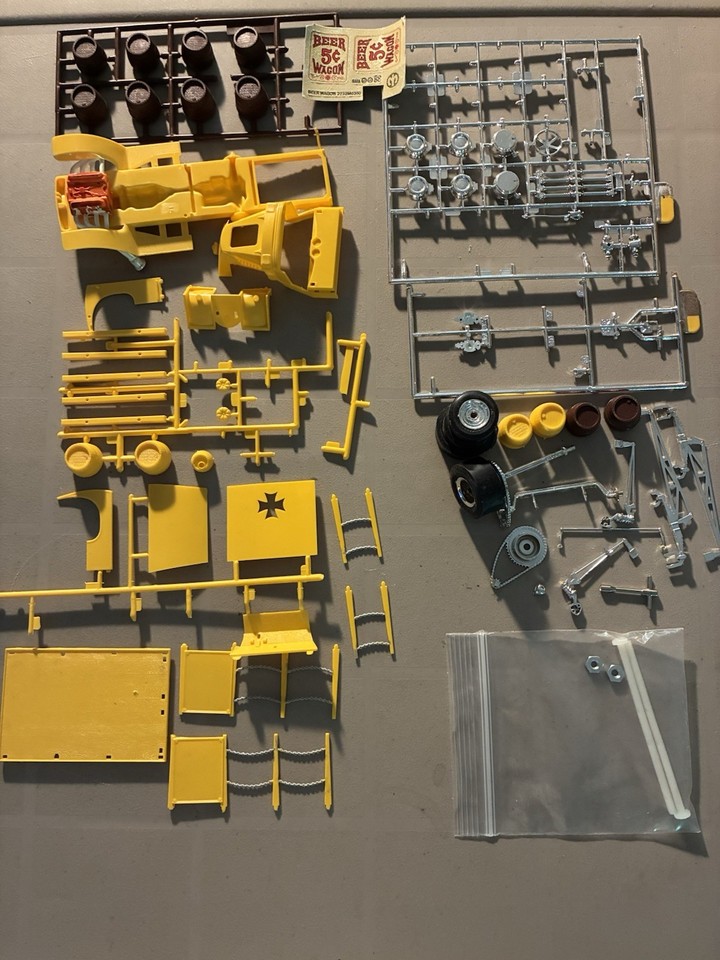 1995 Monogram 1/24 Tom Daniel Beer Wagon Show Rod Plastic Model Kit ...