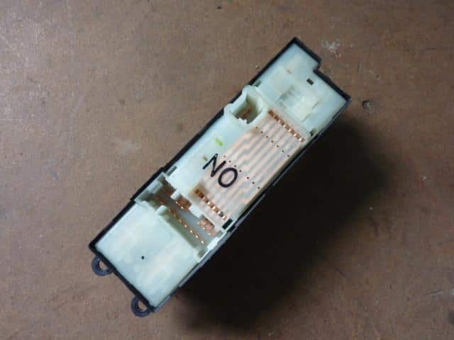 NISSAN Cube 2000 TA-AZ10 Power Window Switch [Used] [PA66616035] | eBay UK