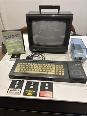 Amstrad CPC 6128 computer With Amstrad CTM 644 Colour Monitor With ...
