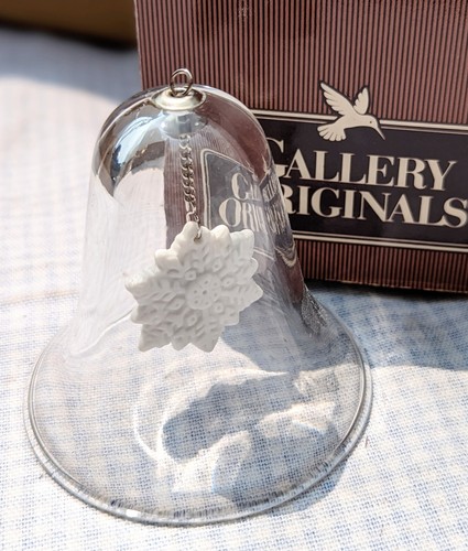 NEW Avon Crystal Bell with Porcelain Clapper- Snowflake VINTAGE 1984 | eBay