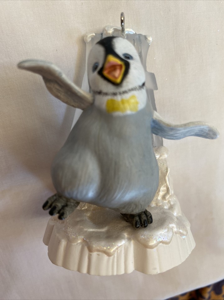 Mumble Moves Happy Feet Hallmark PENGUIN 2006 Ornament MOVIE SO CUTE | eBay