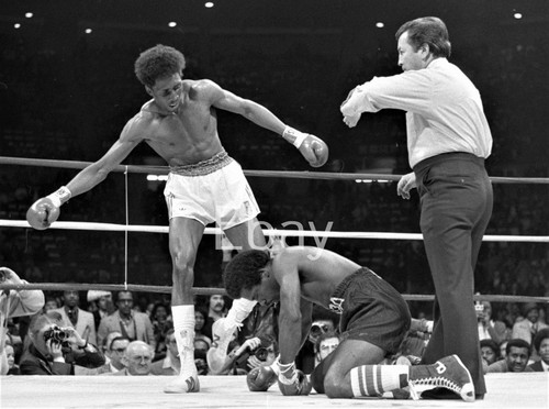 Boxing Photo: Tommy Hearns v Angel Espada 1980 Detroit | eBay