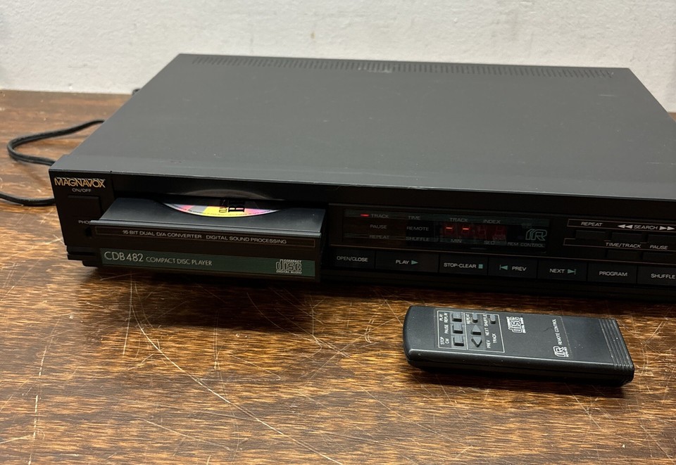 MAGNAVOX CDB-482 Compact Disc CD Player - Tested W/ Remote - Eye ...