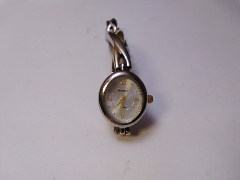 VINTAGE LOT OF WATCHES UNTESTED...UNBRANDED...PARTS ONLY | eBay