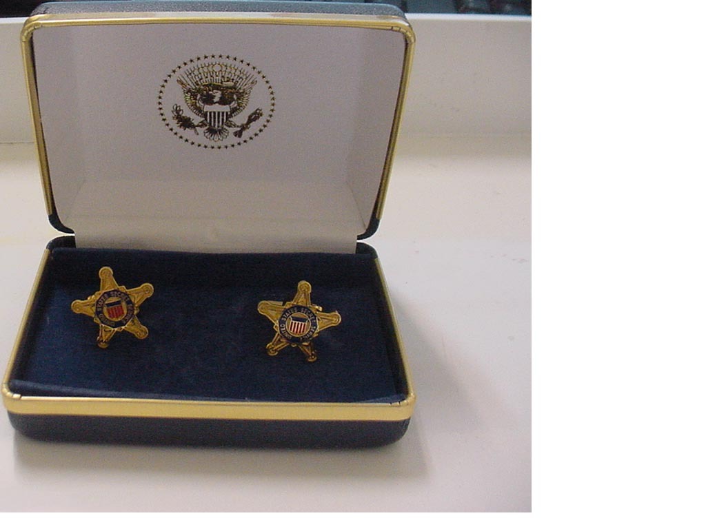 Pair of new presidential secret service cufflinks - STARS | eBay