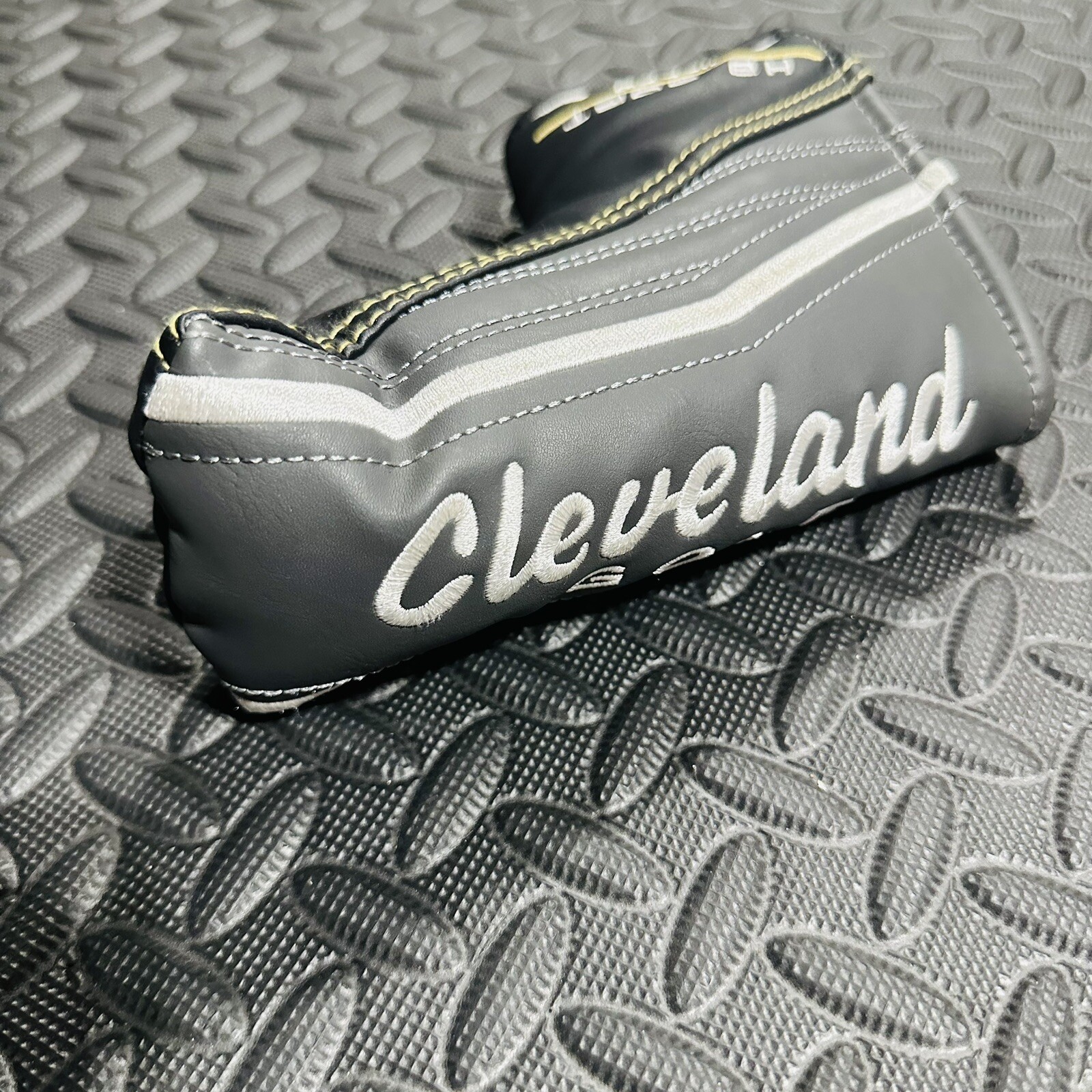 BRAND NEW CLEVELAND GOLF HB SOFT MILLED Putter Headcover Rare Premium ...