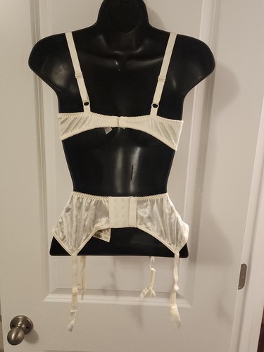 Victoria Secret NWT Vintage XS Ivory Second Skin Lace Garter Belt & 2 ...