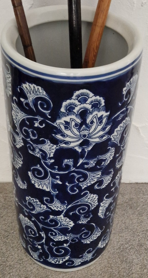 BLUE & WHITE UMBRELLA WALKING STICK STAND OR TALL FLOOR PLANTER 44CM ...