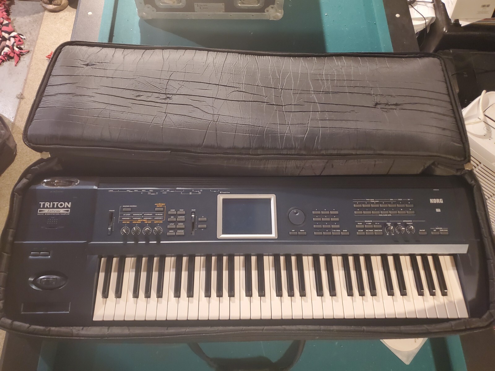 Korg TR61 Keyboard Synthesizer with Korg travel bag. excellent ...
