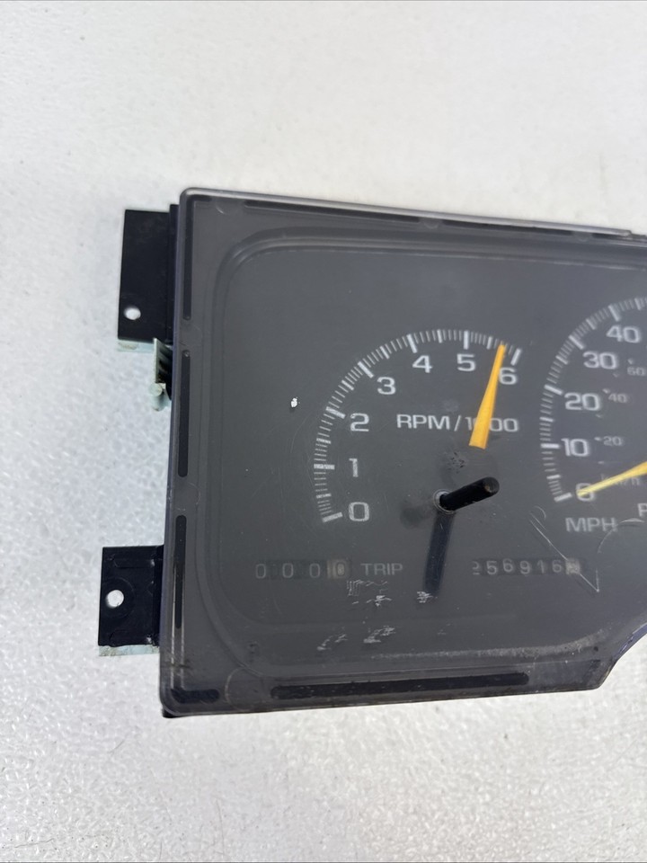 95-99 Chevy GMC Suburban Silverado Sierra Speedometer Instrument ...