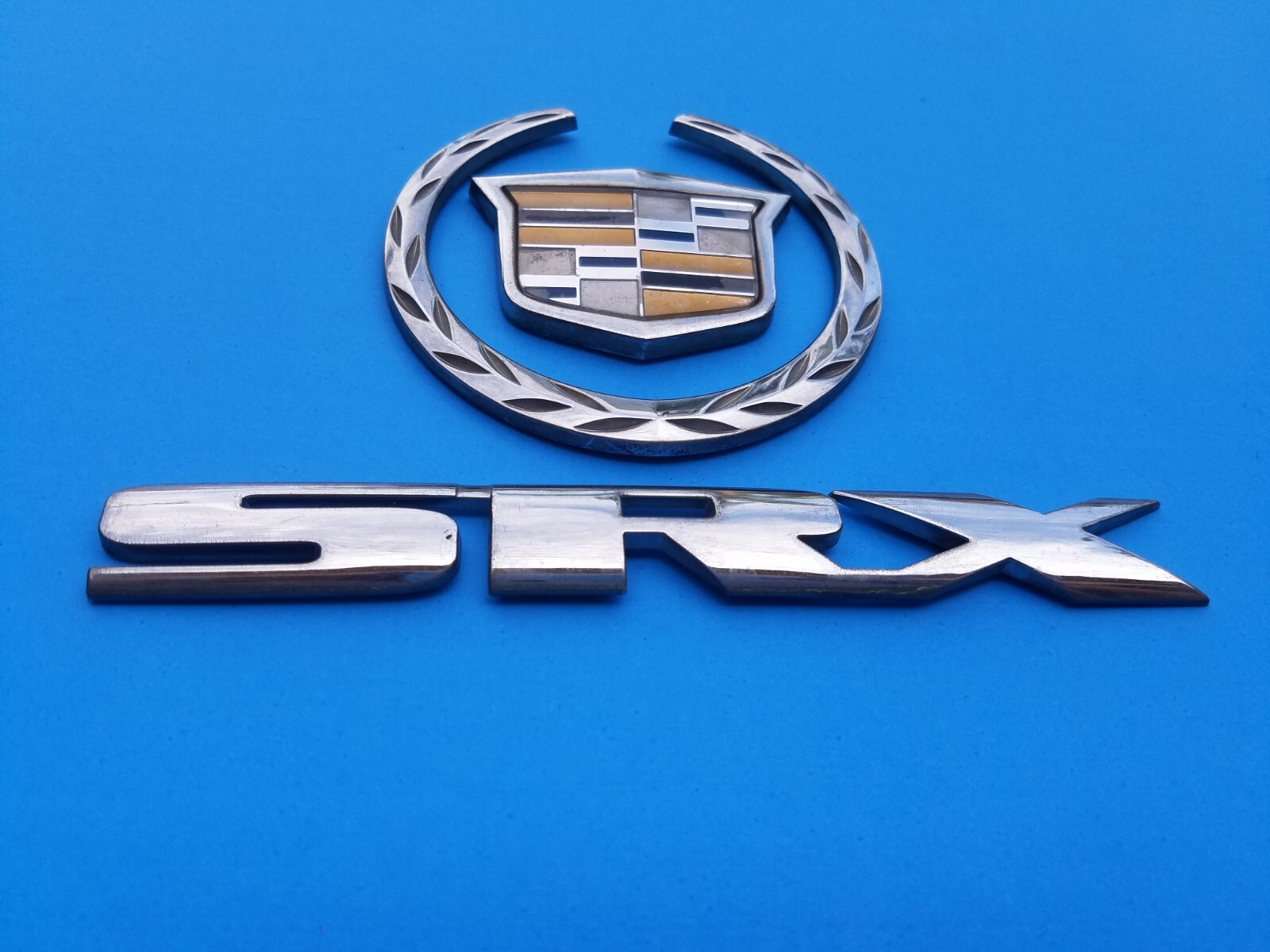 04 05 06 07 08 09 CADILLAC SRX REAR LID CHROME EMBLEM LOGO BADGE SET ...