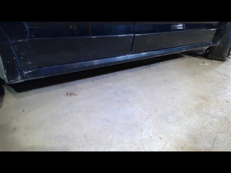 SRX 2005 Rocker Panel Moulding BLK, RH PASSENGER, PAINT SCRATCHES | eBay