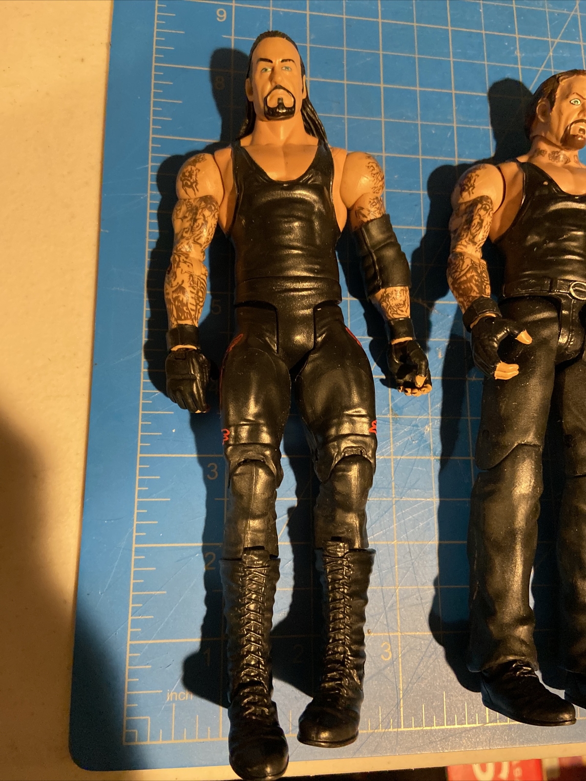 2011 Mattel WWE Wrestlemania XVII Elite UNDERTAKER Figure No Coat & RAW ...