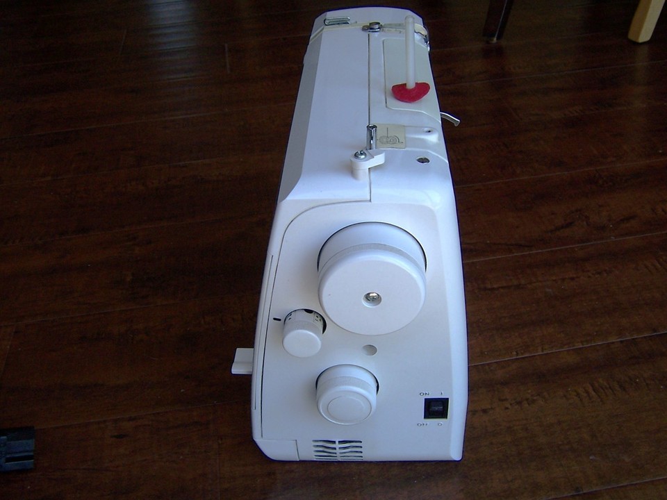 SINGER 132 Featherweight Sewing Machine | eBay