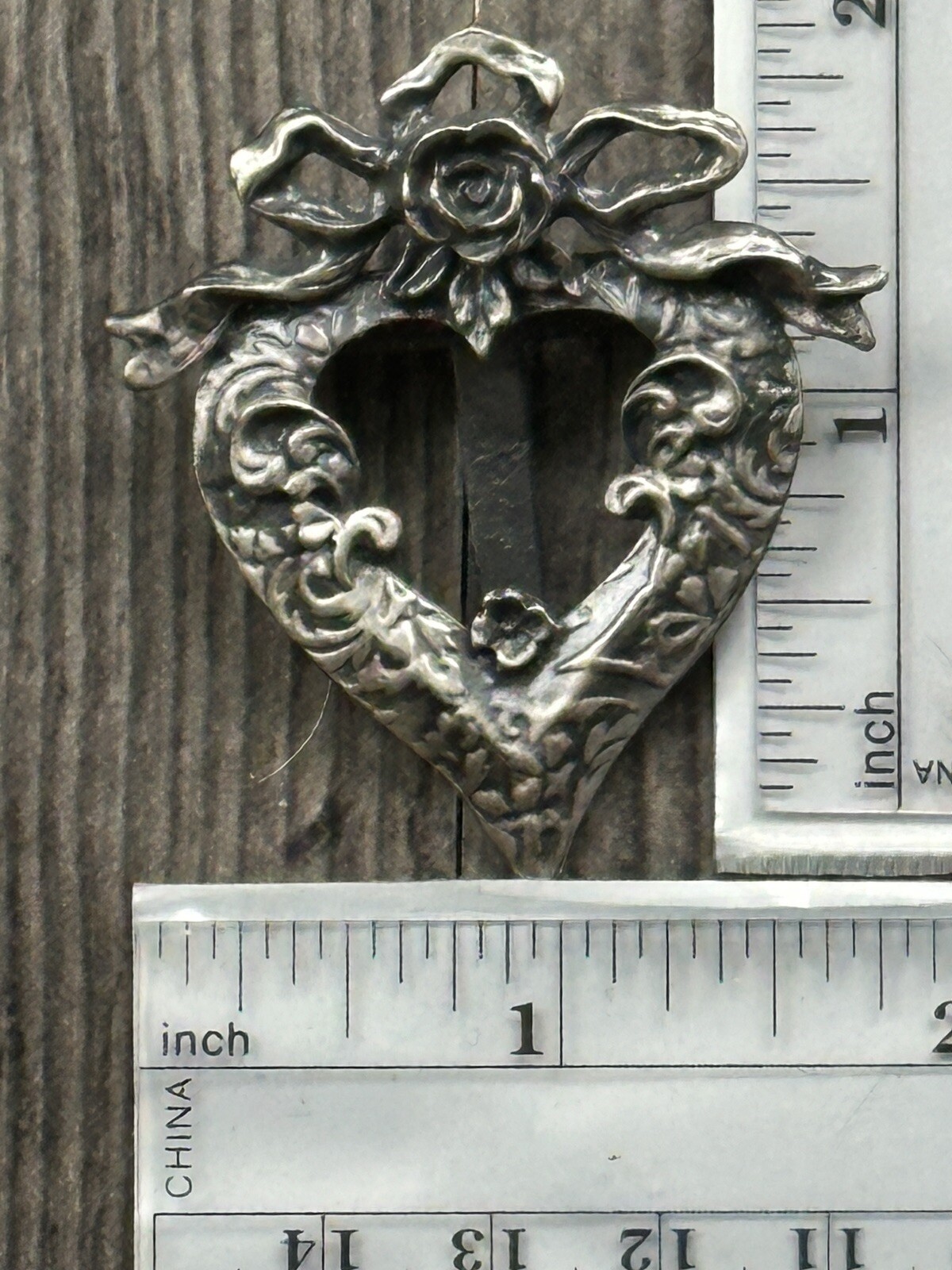 Heart w/ roses and ribbons Shaped Silver/pewter toned Picture Frame ...