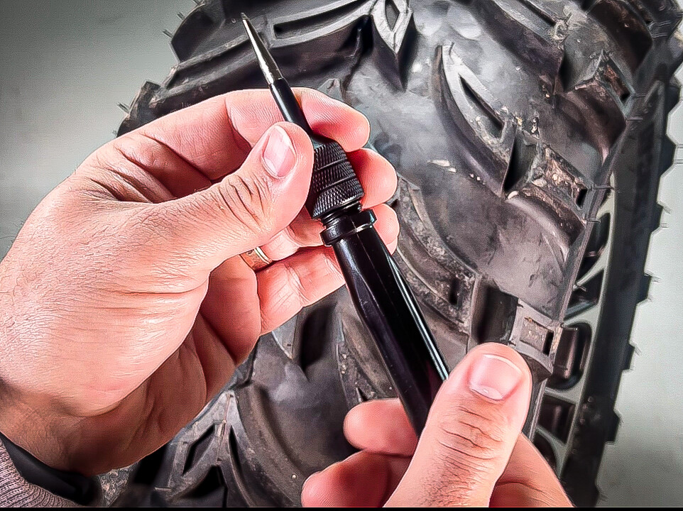 Stop & Go 1001 Tubeless Tire Pocket Plugger Repair Kit with CO2 (15 ...