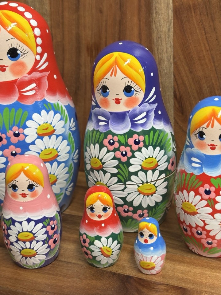 Russian Matryoshka Dolls Set of 7 pcs - Russian Dolls with Chamomile ...
