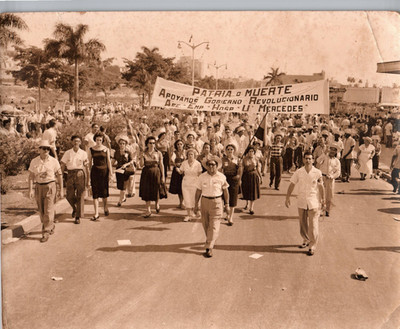 1960s CUBA CUBAN REVOLUTION WORKERS DAY PARADE VINTAGE ORIG PHOTO MA18 ...