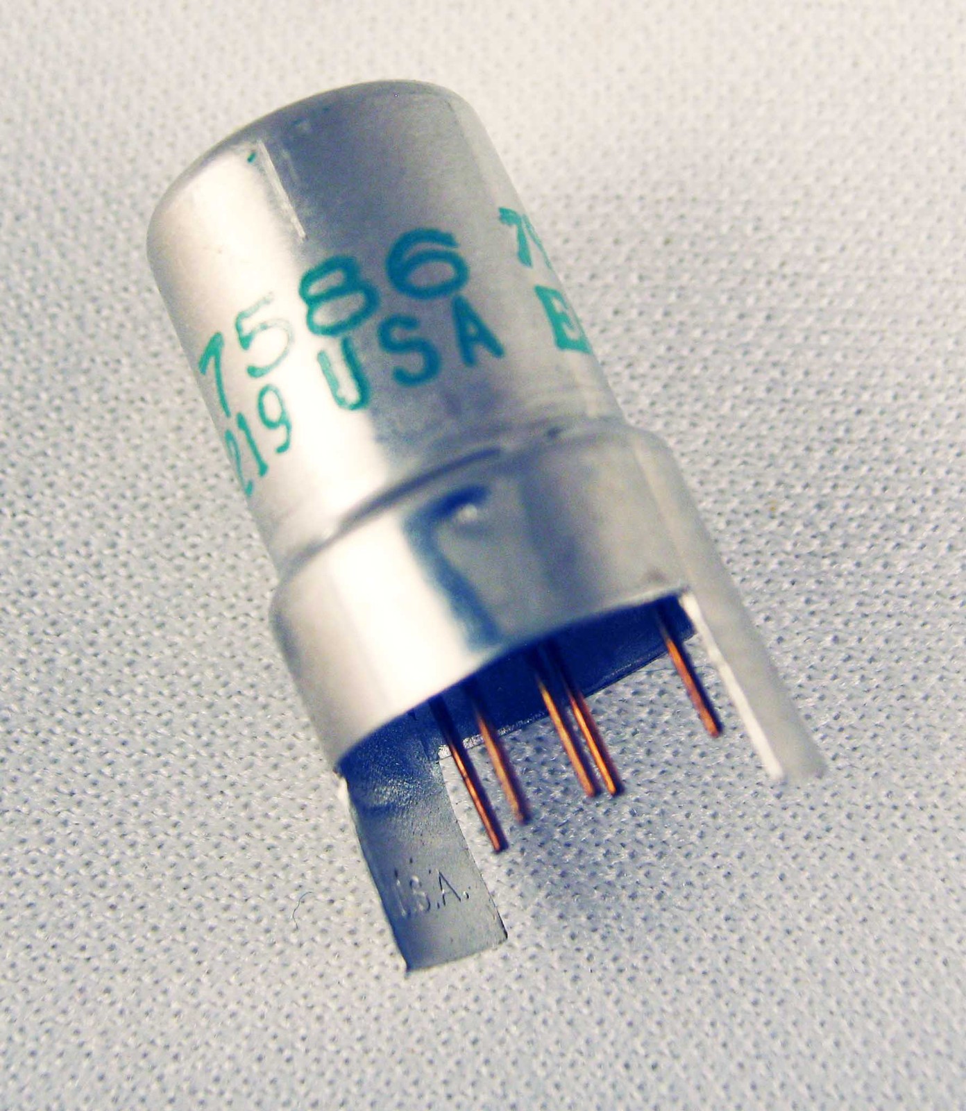 5 NOS Sylvania JAN 7586 Nuvistor Audio Radio Microphone Vacuum Tubes ...