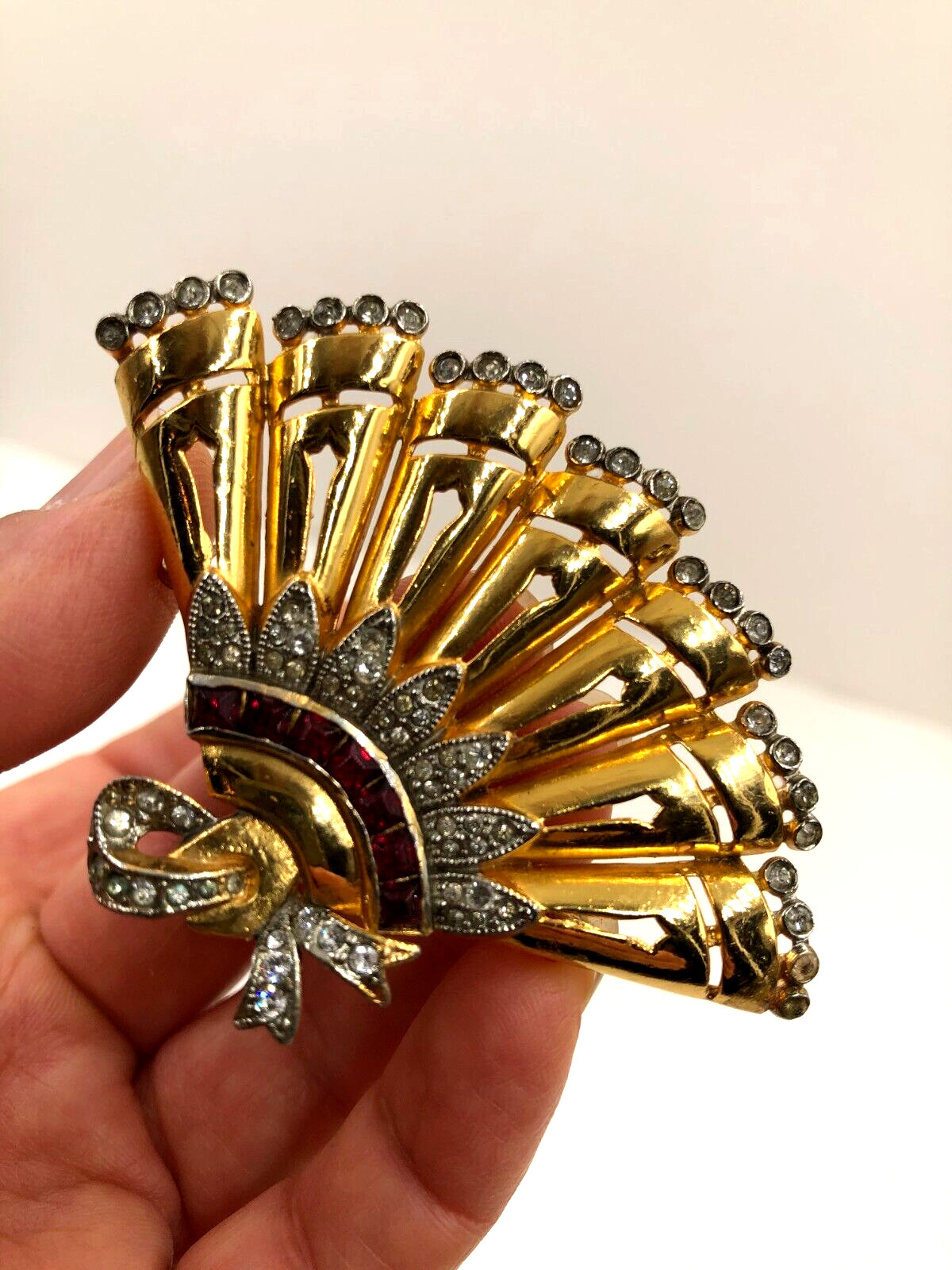 ANTIQUE LOVELY FAN BROOCH UNSIGNED REJA CUTOUT ARROWS… - Gem