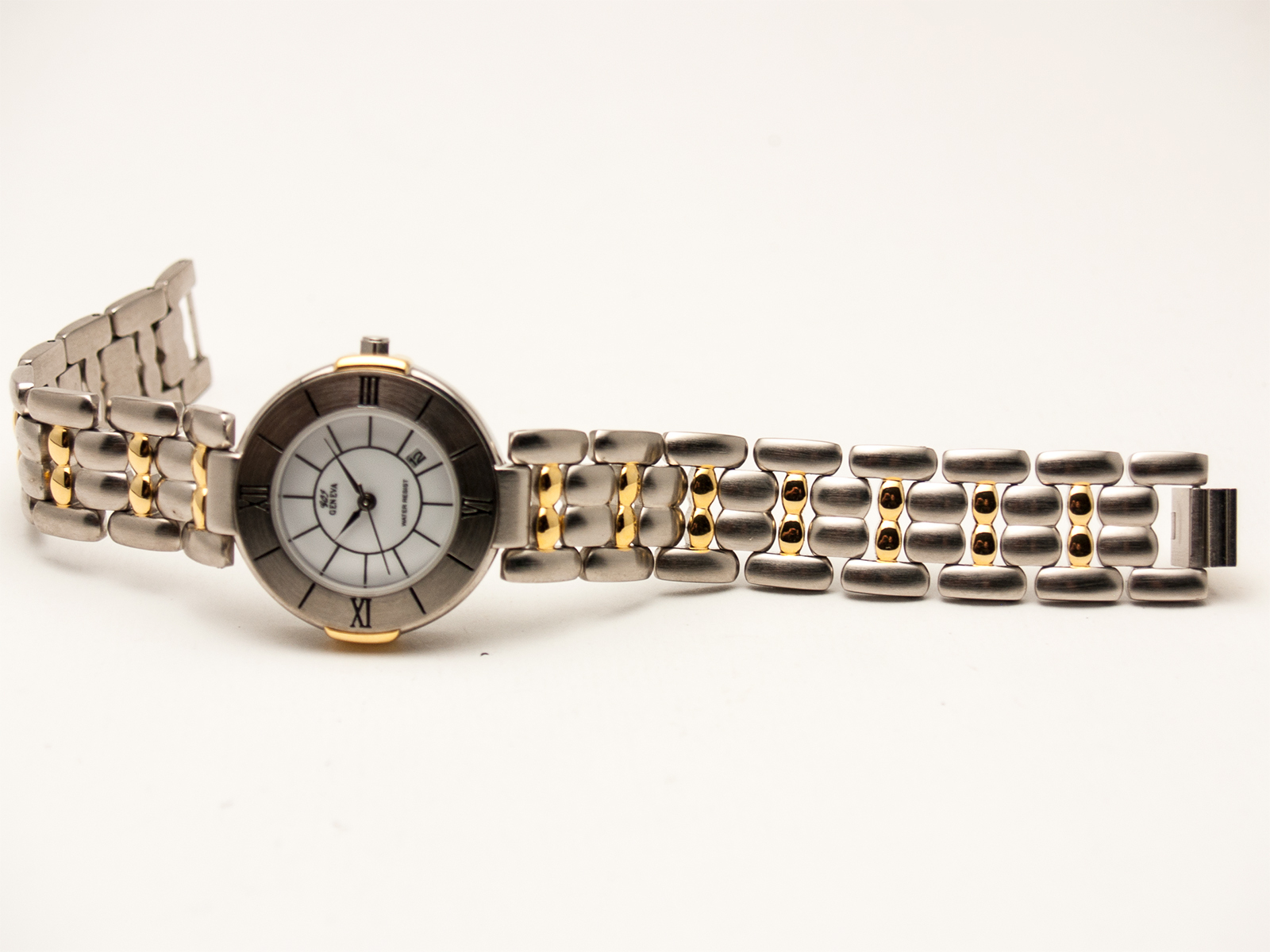 GQI GENEVA:WOMEN'S STAINLESS STEEL BAND WITH GOLD TONE ROUND CASE DATE ...