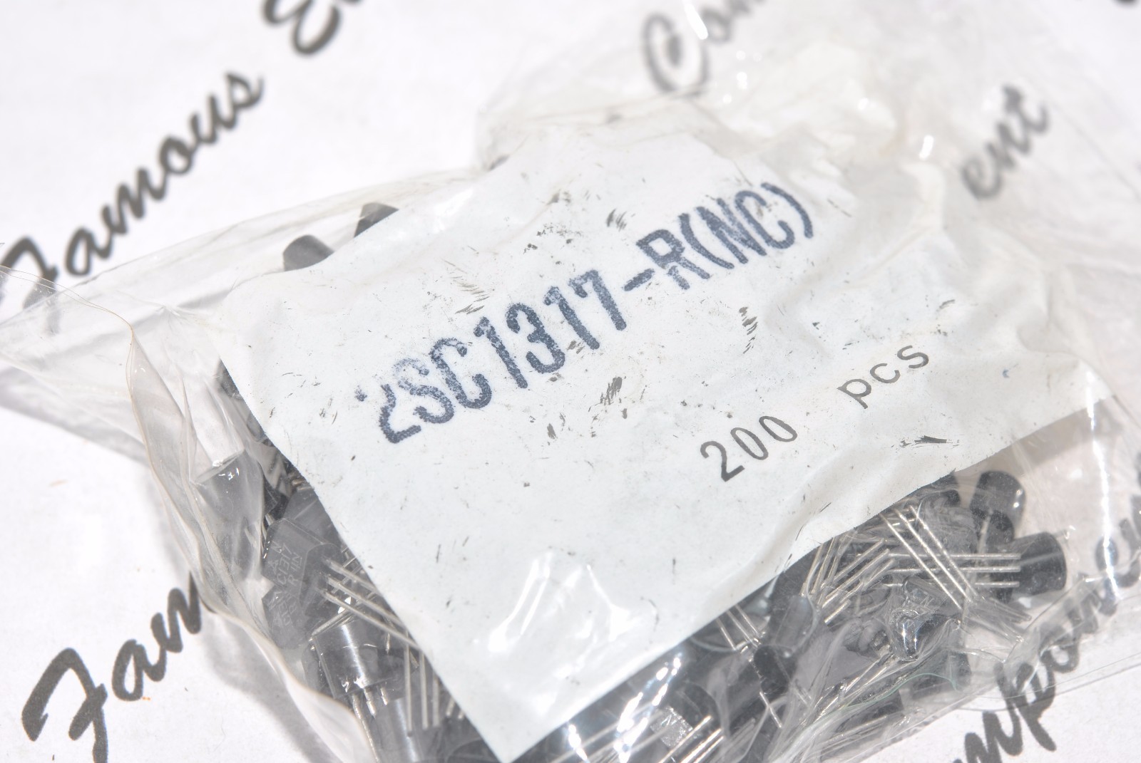 2pcs Matsushita 2SC1317 (C1317) NPN 0.4W 25V 0.5A TO92 Transistor ...