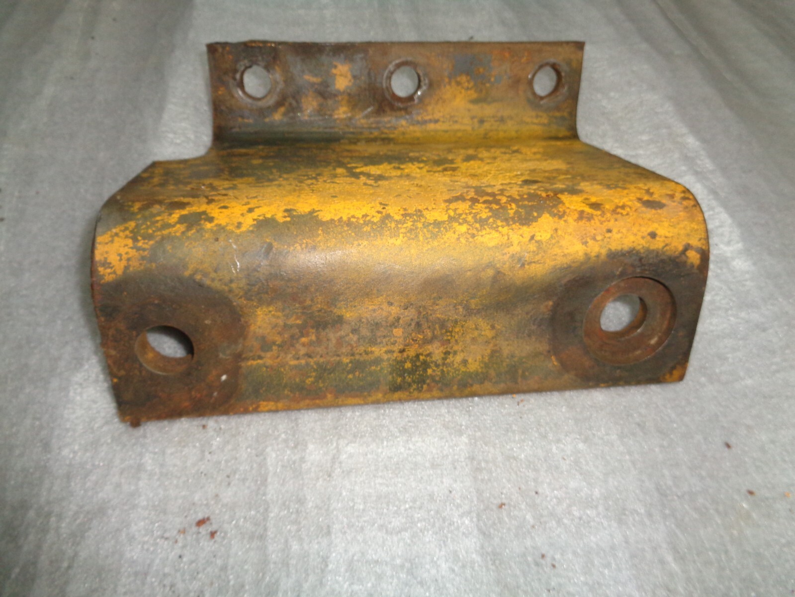 JOHN DEERE 440 CRAWLER / DOZER .RIGHT SIDE FRAME RAIL CENTER SUPPORT ...