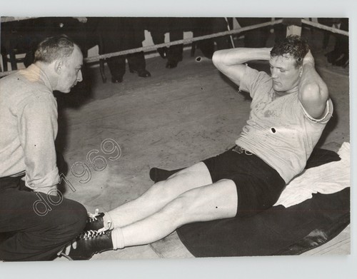 Heavyweight BOXER JOE BAKSI Trains SUSSEX England VINTAGE 1947 Press ...