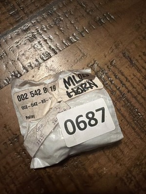 Mercedes Benz OEM Hella 4 Pin Accessory Power Relay 0025428319 ...