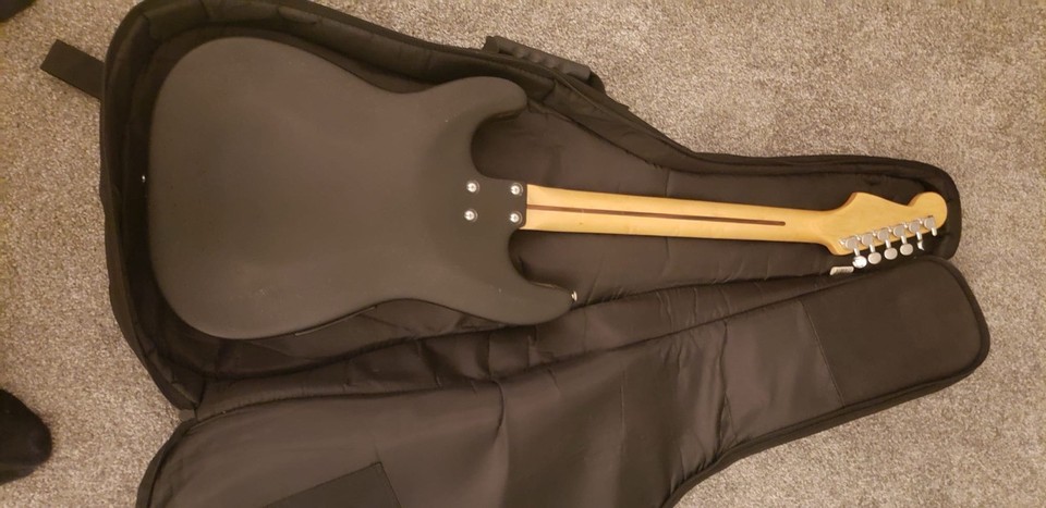 Fender Squier Stratacoustic Acoustic & Electric Guitar & Road Runner ...